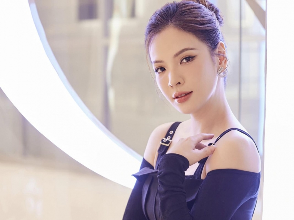 MC Đan Lê U40 nhan sắc "hack tuổi", trẻ xinh "phát hờn"